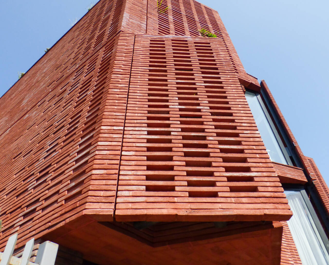 M.1.402 | Linear Brick