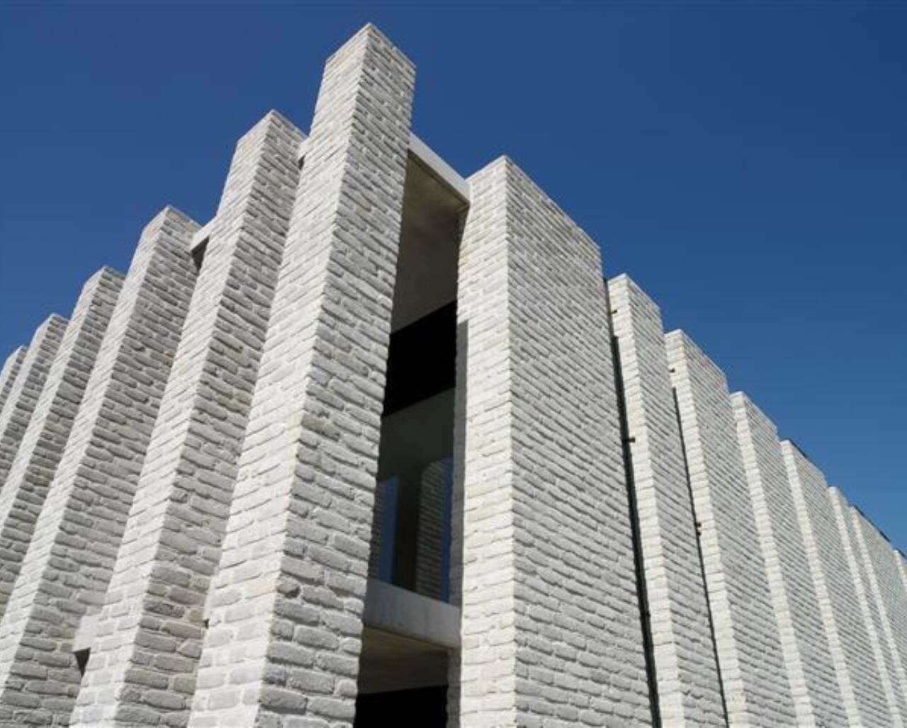 Retro Casa Lena | Facing Brick