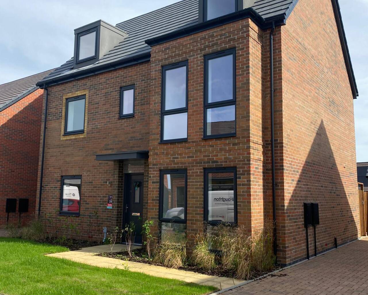 Usk | Exclusive Range